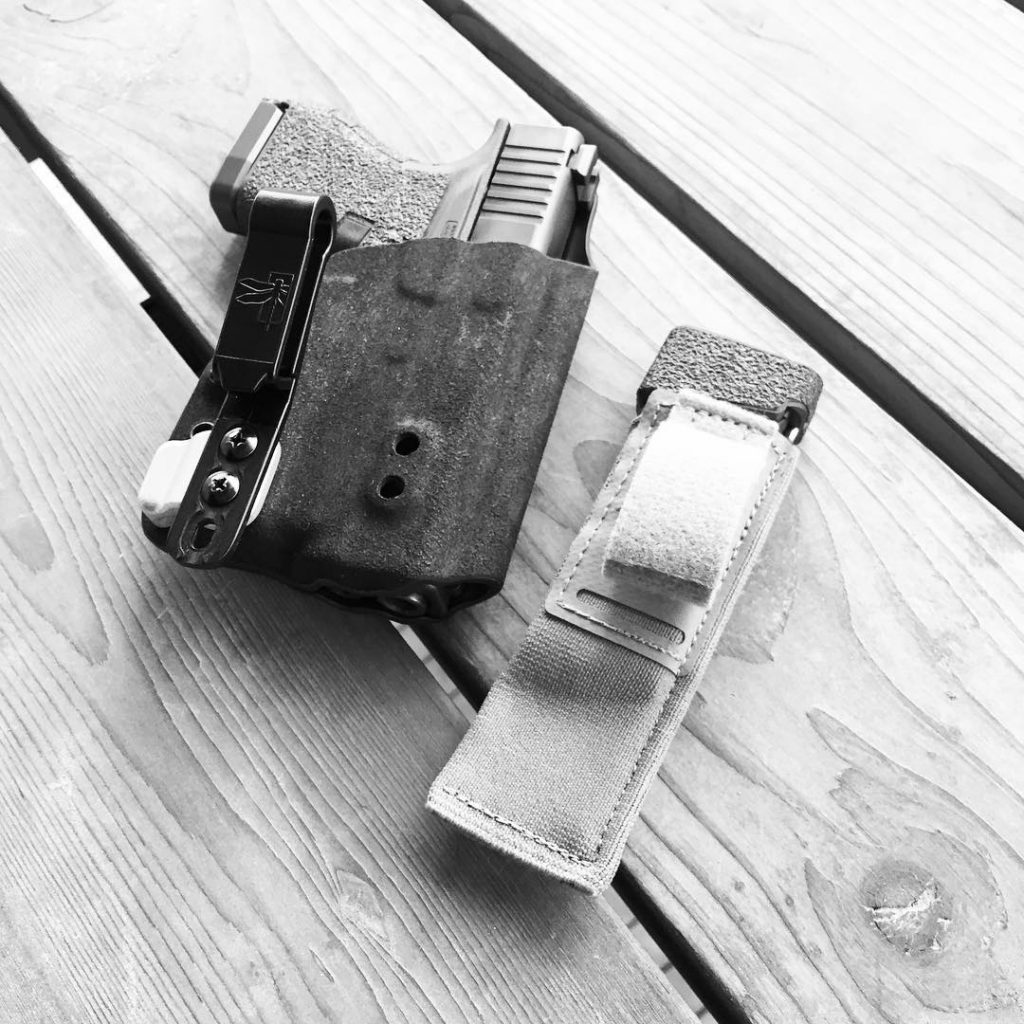 Review: Snake Eater Tactical IWB Magazine Pouches | Jerking the Trigger