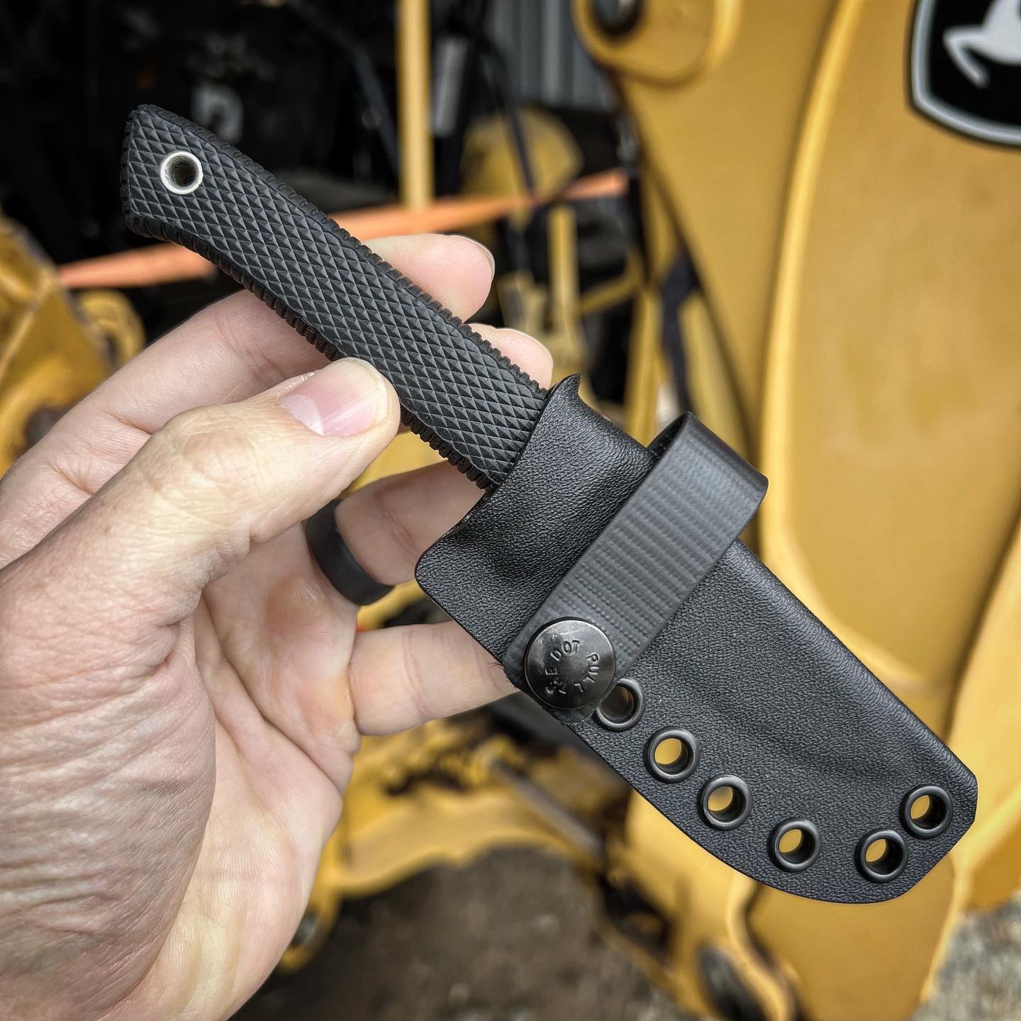 Soft Loops for Fixed Blade EDC | Jerking the Trigger